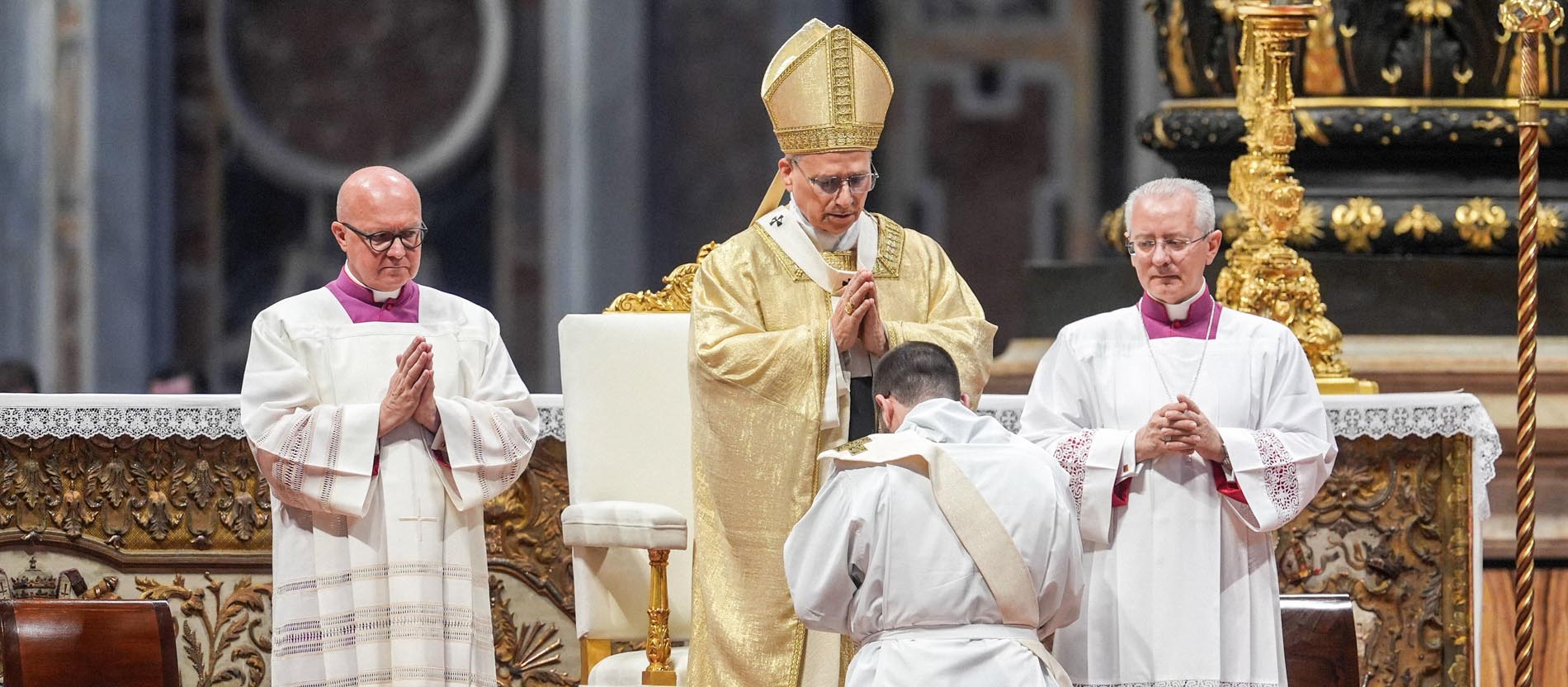 Pope Leo XIV ordains 32 men as priests – call for unity - english.katholisch.de